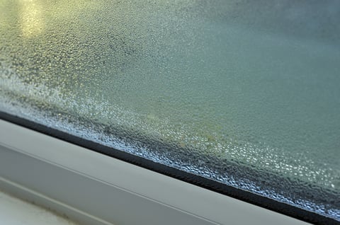 梅雨時期の湿気対策！赤ちゃんと快適に過ごすための対策法は？ - こそだてハック